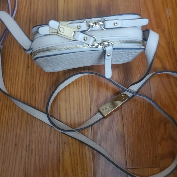 G.I.L.I. | Bags | Gili Croc Genuine Leather Gold And Cream Crossbody ...